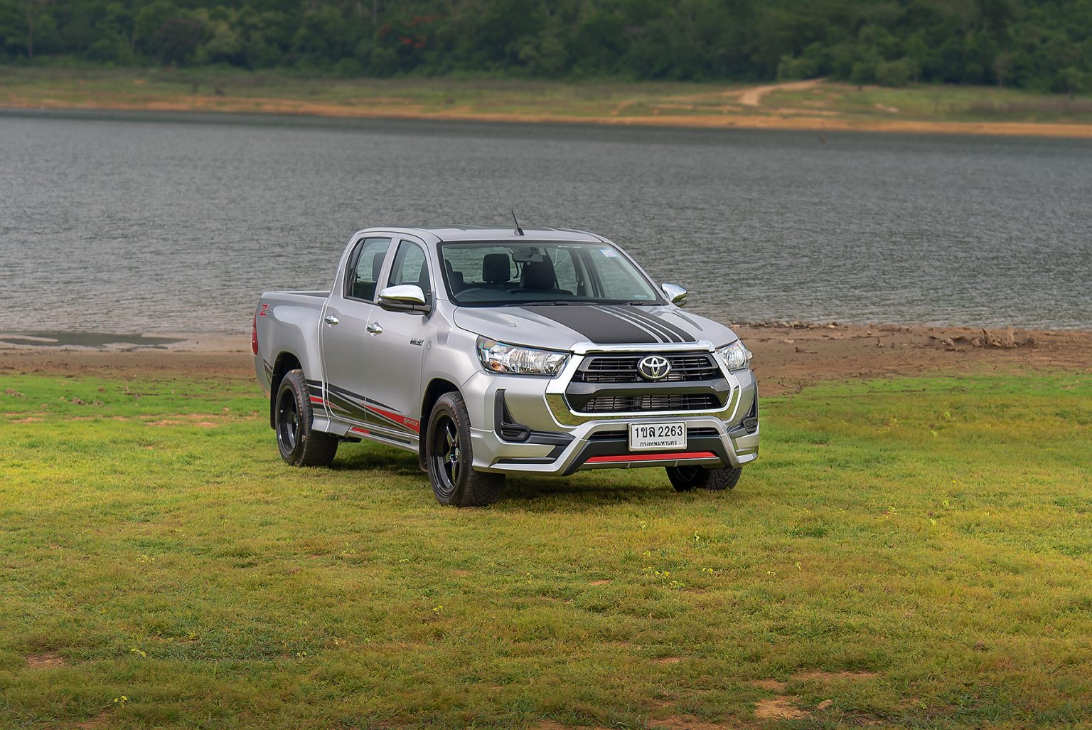 รีวิว ทดสอบ: Toyota Hilux Revo Z Edition ชุดแต่ง Razer Package